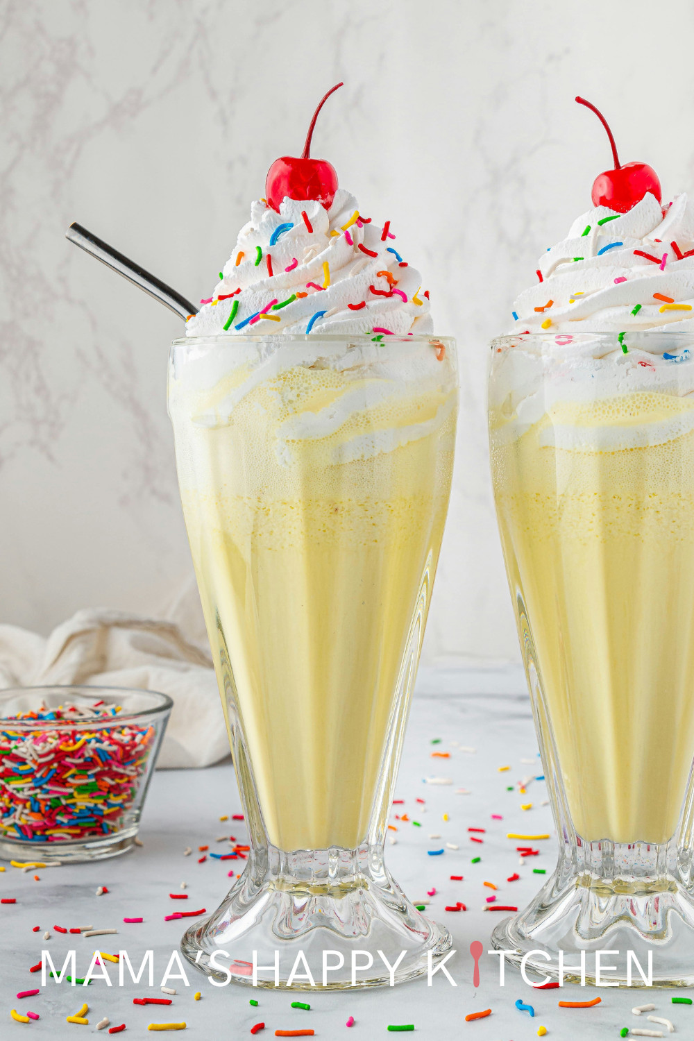 Classic Banana Milkshake Recipe With Vanilla Ice Cream (So Good!)
